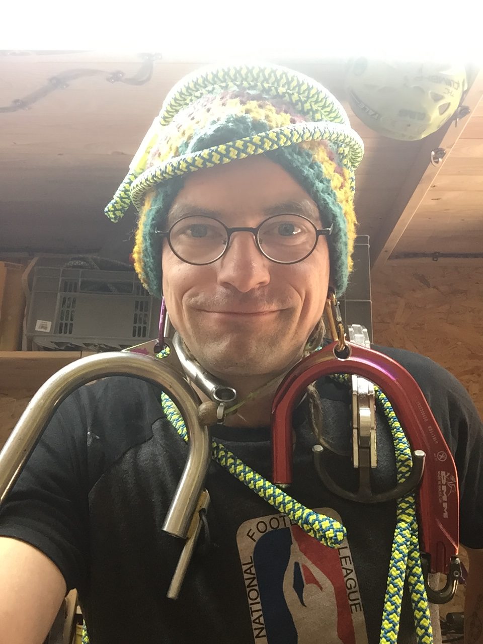 Throwing hook application in tree climbing – Baumkosmos